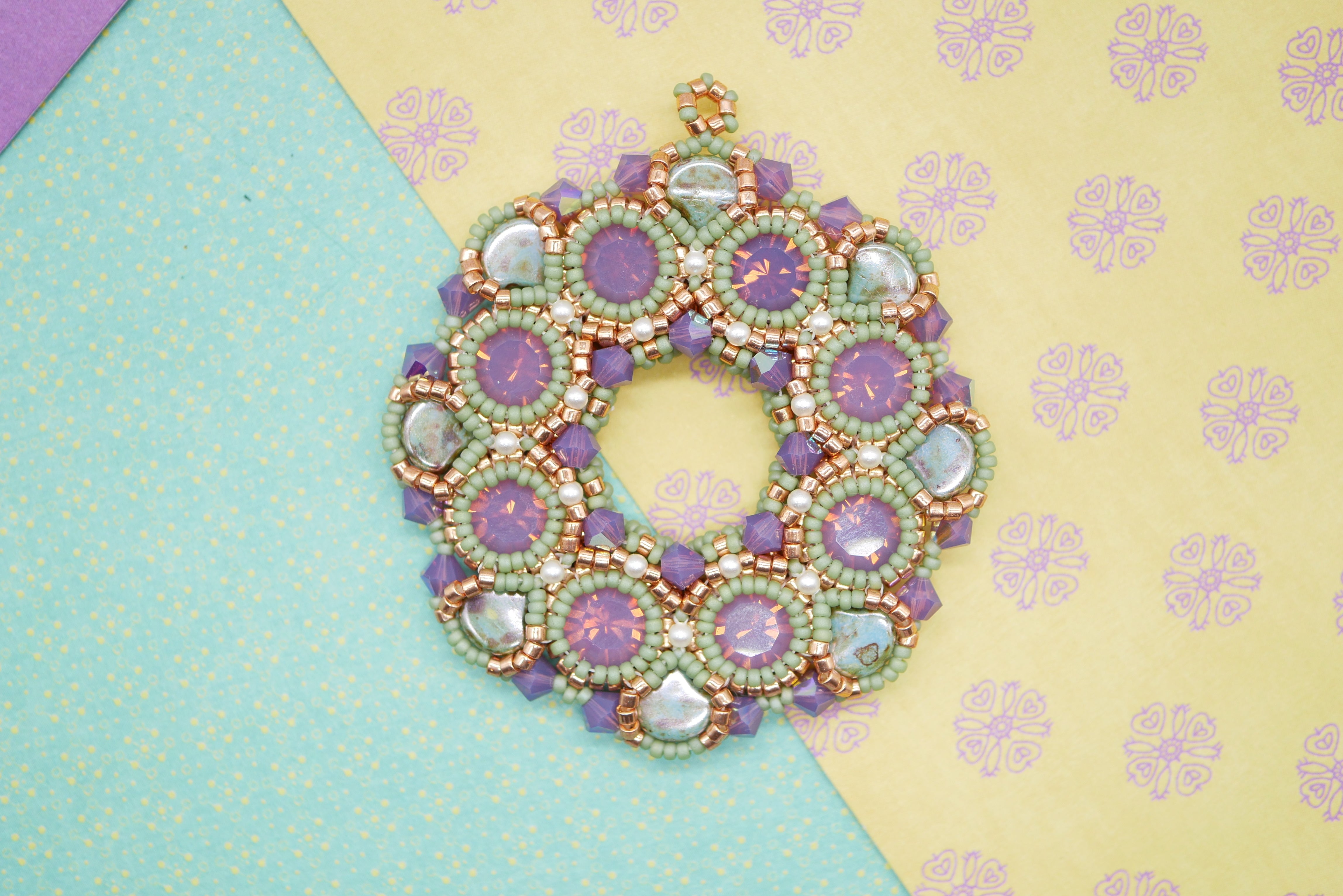Couronne Pendant [Kit] – Vicky Roberts Designs